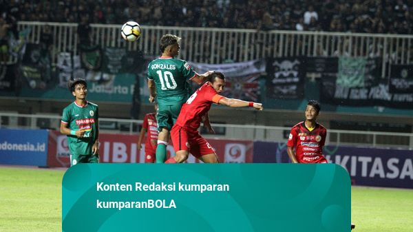 Gonzales Absen saat PSS Sleman Hadapi Persis Solo | kumparan.com Gonzales Absen saat PSS Sleman Hadapi Persis Solo | kumparan.com
